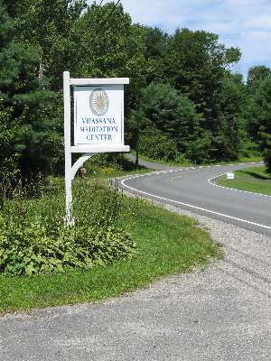 About Us | Vipassana Meditation Center – Dhamma Dharā